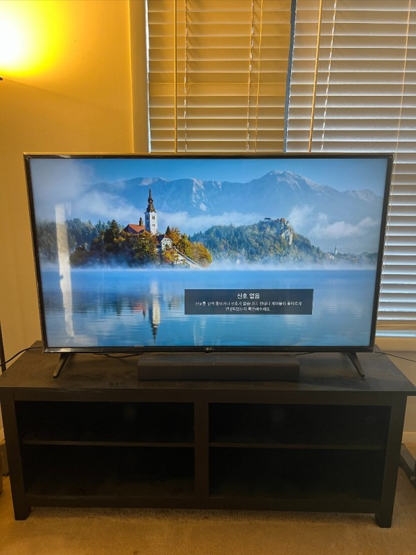 TV + 간이 테이블 + 주방의자 팔아요. > 중고장터 | GTKSA