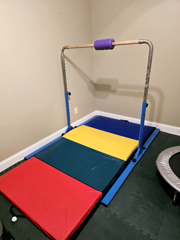 무빙세일 1. (솔드) 아이들 Gymnastic 철봉 평균대 미니 트램블린 매트들 > 중고장터 | GTKSA